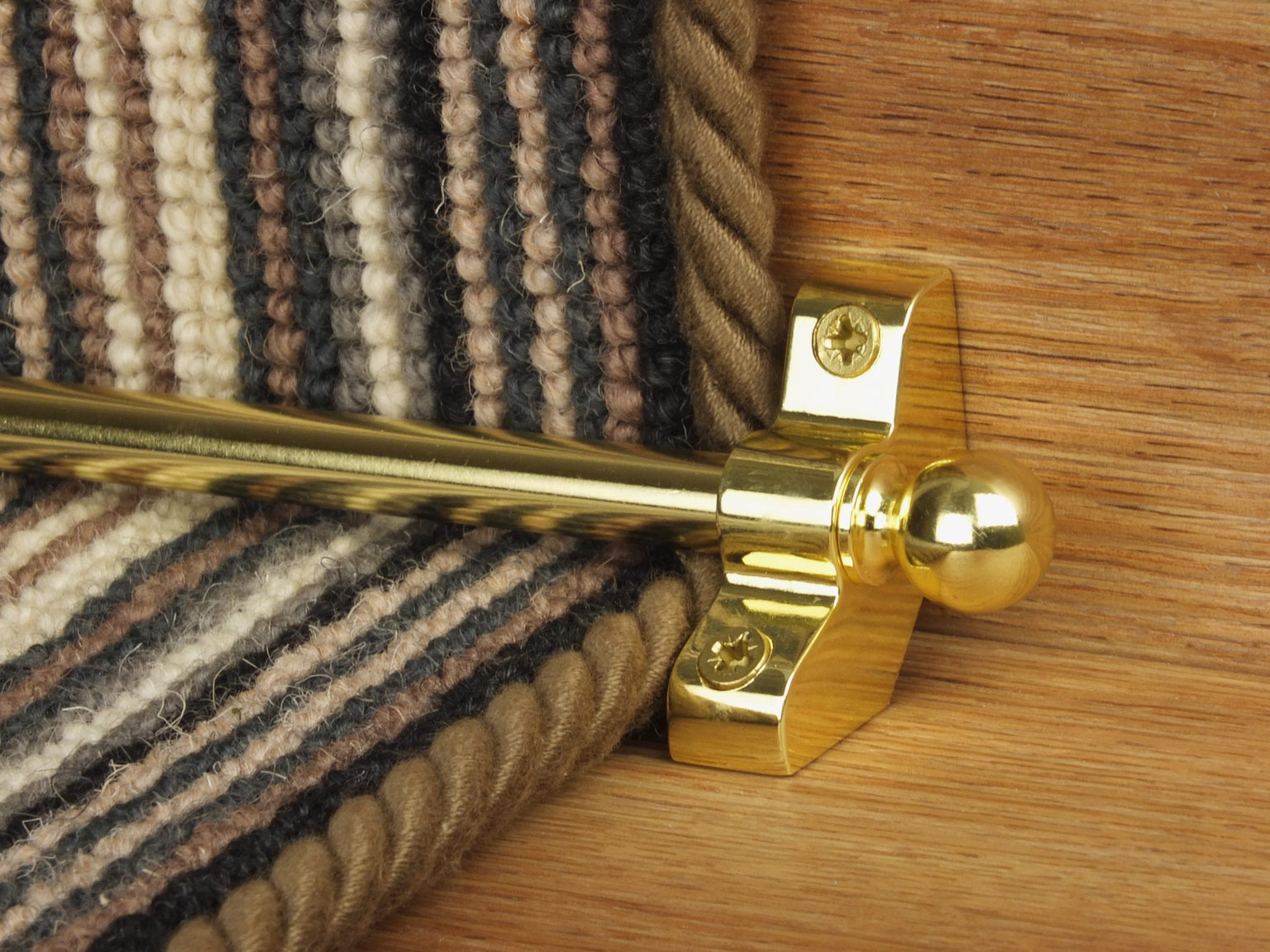 Stair Rods Direct - Carpet Stair Rods in Brass, Chrome, Black & More